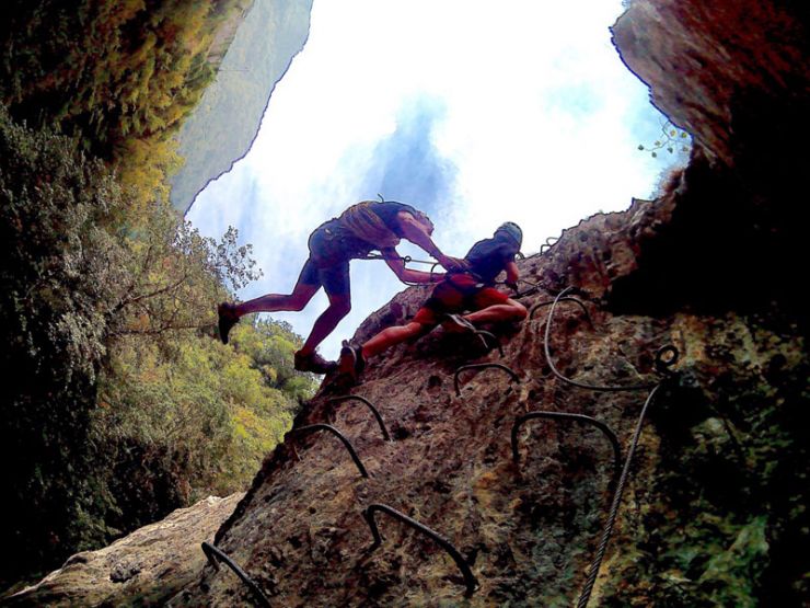 Le Belvedere :: 6. Rock Climbing - Pont de Napolean